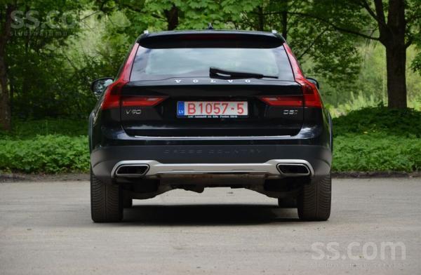 Black Volvo V90 2017 in Riga, with an engine capacity of 2.00 L and mileage of 264 thousand km for 100 €, photo 8 on AUTOMOTO.COM.LV