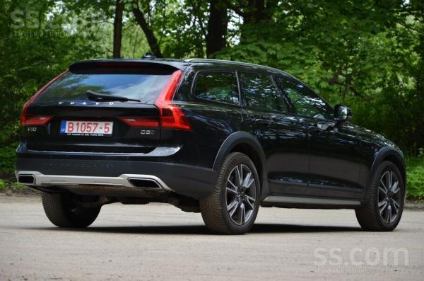 Black Volvo V90 2017 in Riga, with an engine capacity of 2.00 L and mileage of 264 thousand km for 100 €, photo 9 on AUTOMOTO.COM.LV