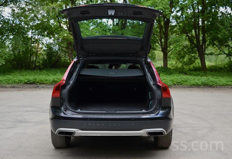Black Volvo V90 2017 in Riga, with an engine capacity of 2.00 L and mileage of 264 thousand km for 100 €, photo 33 on AUTOMOTO.COM.LV