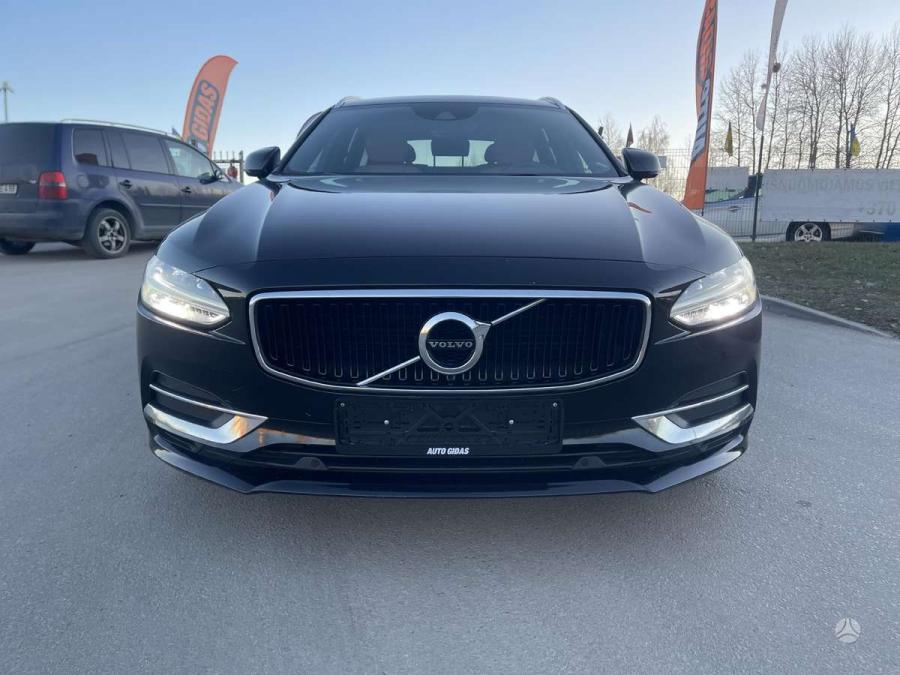 Black Volvo V90 2017 in Kaunas, with an engine capacity of 2.00 L and mileage of 267 thousand km for 11950 €, photo 4 on AUTOMOTO.COM.LV