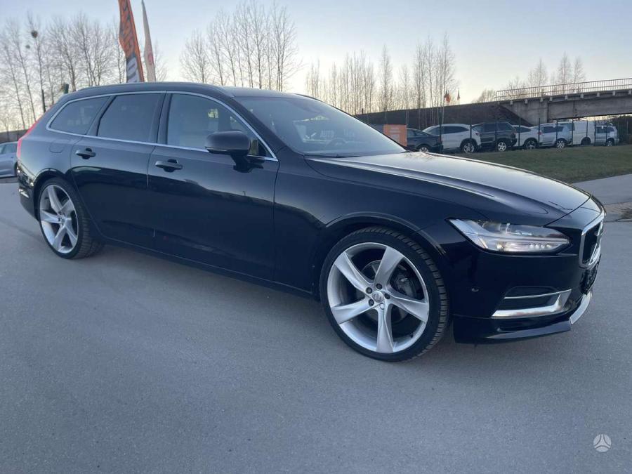 Black Volvo V90 2017 in Kaunas, with an engine capacity of 2.00 L and mileage of 267 thousand km for 11950 €, photo 7 on AUTOMOTO.COM.LV