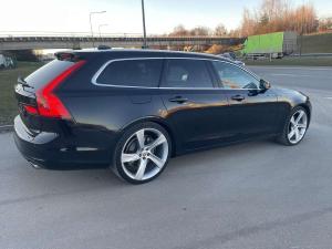 Black Volvo V90 2017 in Kaunas, with an engine capacity of 2.00 L and mileage of 267 thousand km for 11950 €, photo 9 on AUTOMOTO.COM.LV