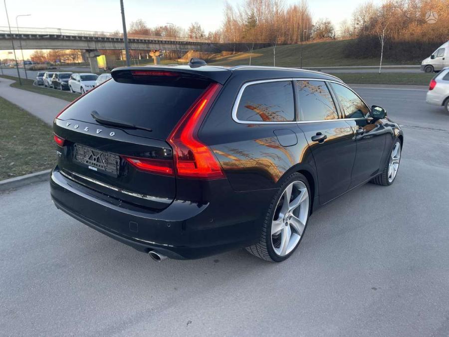 Black Volvo V90 2017 in Kaunas, with an engine capacity of 2.00 L and mileage of 267 thousand km for 11950 €, photo 11 on AUTOMOTO.COM.LV