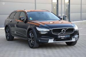 Black Volvo V90 2017 in Vilnius, with an engine capacity of 1.97 L and mileage of 275 thousand km for 17700 €, photo 4 on AUTOMOTO.COM.LV