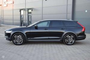 Black Volvo V90 2017 in Vilnius, with an engine capacity of 1.97 L and mileage of 275 thousand km for 17700 €, photo 7 on AUTOMOTO.COM.LV