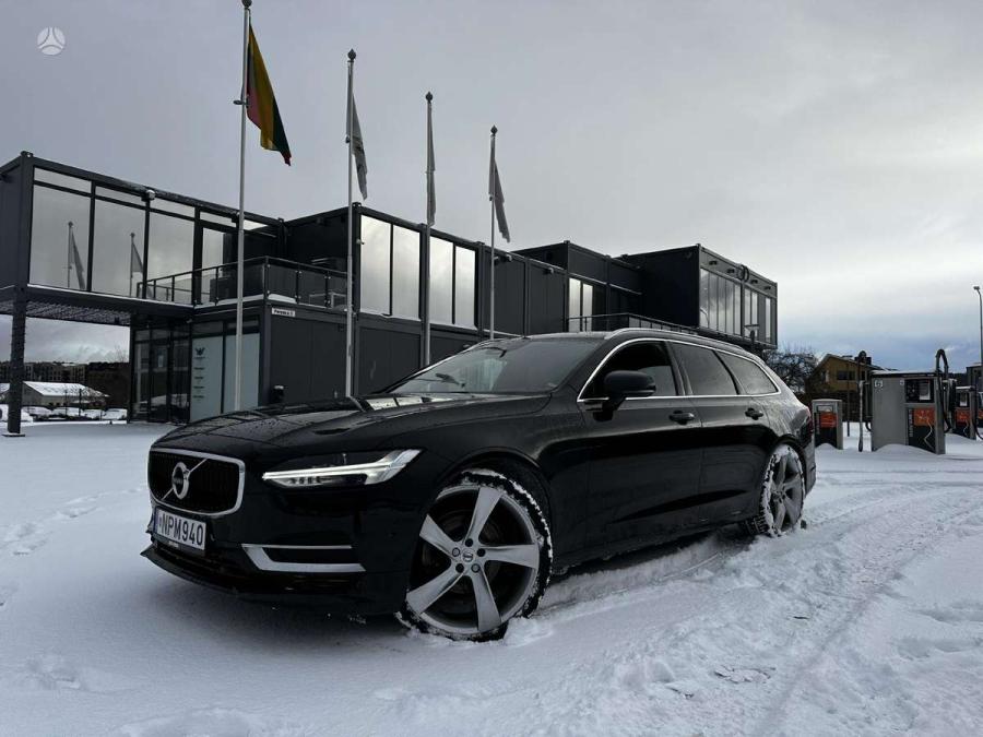 Melns Volvo V90 2017 Viļņa, ar dzinēja tilpumu 2.00 L un nobraukumu 245 tūkst. km par 14699 €, foto 2 vietnē AUTOMOTO.COM.LV