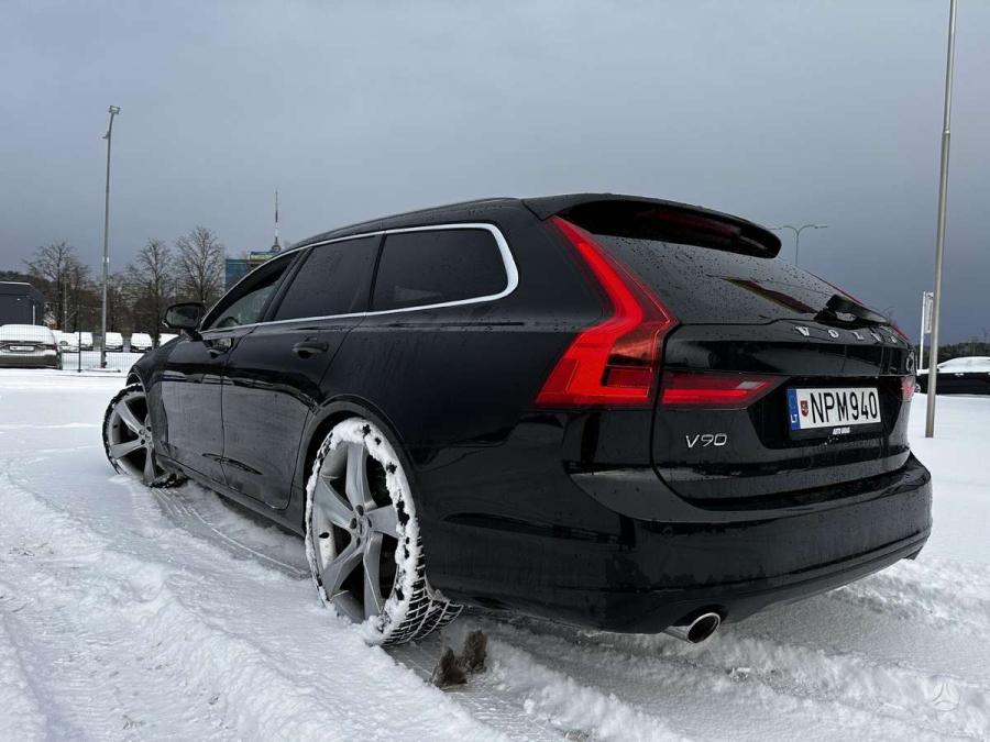 Melns Volvo V90 2017 Viļņa, ar dzinēja tilpumu 2.00 L un nobraukumu 245 tūkst. km par 14699 €, foto 7 vietnē AUTOMOTO.COM.LV