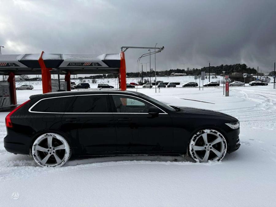 Melns Volvo V90 2017 Viļņa, ar dzinēja tilpumu 2.00 L un nobraukumu 245 tūkst. km par 14699 €, foto 8 vietnē AUTOMOTO.COM.LV
