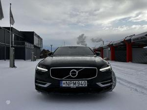 Melns Volvo V90 2017 Viļņa, ar dzinēja tilpumu 2.00 L un nobraukumu 245 tūkst. km par 14699 €, foto 15 vietnē AUTOMOTO.COM.LV