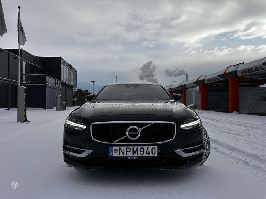Melns Volvo V90 2017 Viļņa, ar dzinēja tilpumu 2.00 L un nobraukumu 245 tūkst. km par 14699 €, foto 15 vietnē AUTOMOTO.COM.LV