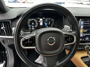 Melns Volvo V90 2017 Viļņa, ar dzinēja tilpumu 2.00 L un nobraukumu 245 tūkst. km par 14699 €, foto 21 vietnē AUTOMOTO.COM.LV