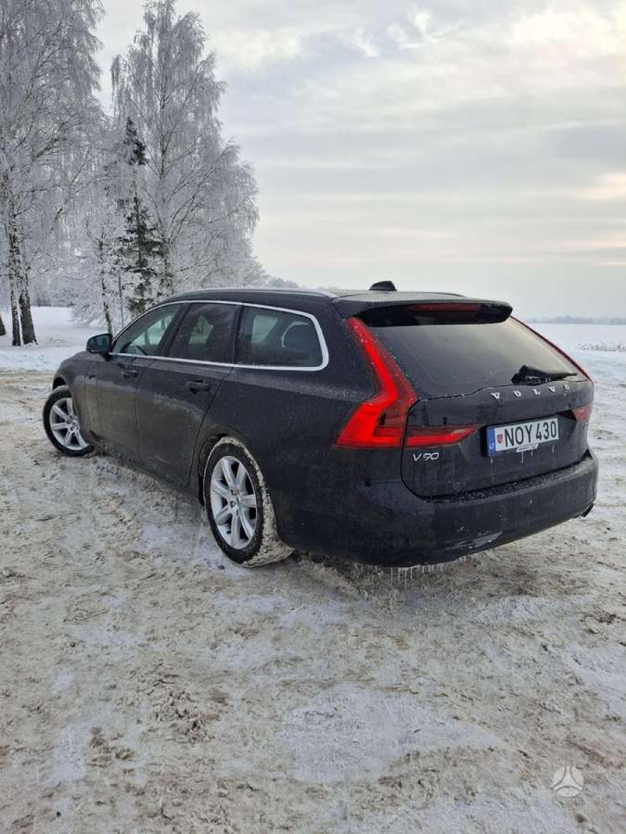 Melns Volvo V90 2017 Telšiai, ar dzinēja tilpumu 1.97 L un nobraukumu 322 tūkst. km par 13295 €, foto 4 vietnē AUTOMOTO.COM.LV
