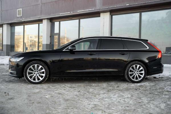 Black Volvo V90 2017 in Vilnius, with an engine capacity of 1.97 L and mileage of 272 thousand km for 15950 €, photo 2 on AUTOMOTO.COM.LV