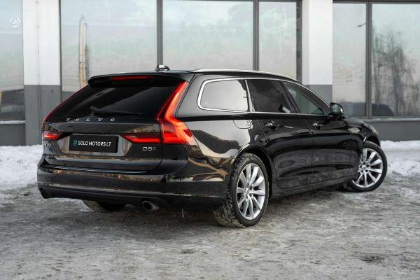 Black Volvo V90 2017 in Vilnius, with an engine capacity of 1.97 L and mileage of 272 thousand km for 15950 €, photo 4 on AUTOMOTO.COM.LV