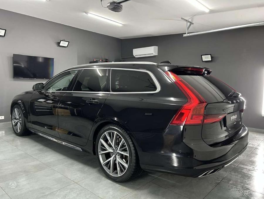 Melns Volvo V90 2017 Utena, ar dzinēja tilpumu 2.00 L un nobraukumu 163 tūkst. km par 17750 €, foto 4 vietnē AUTOMOTO.COM.LV