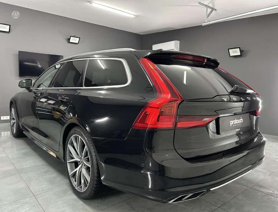 Melns Volvo V90 2017 Utena, ar dzinēja tilpumu 2.00 L un nobraukumu 163 tūkst. km par 17750 €, foto 36 vietnē AUTOMOTO.COM.LV