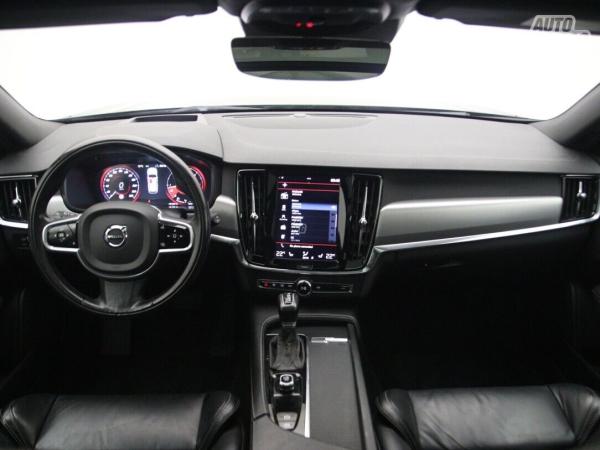 Melns Volvo V90 2017 Viļņa, ar dzinēja tilpumu 2.00 L un nobraukumu 211 tūkst. km par 17799 €, foto 2 vietnē AUTOMOTO.COM.LV