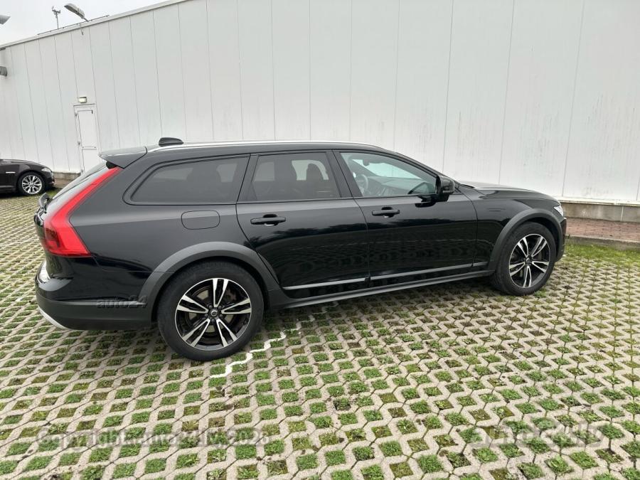 Melns Volvo V90 2017 Tallina, ar dzinēja tilpumu 2.00 L un nobraukumu 188 tūkst. km par 23990 €, foto 15 vietnē AUTOMOTO.COM.LV
