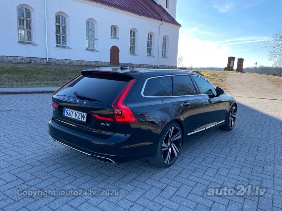 Black Volvo V90 2017 in Voru, with an engine capacity of 2.00 L and mileage of 220 thousand km for 19600 €, photo 6 on AUTOMOTO.COM.LV