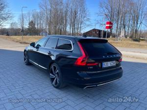 Black Volvo V90 2017 in Voru, with an engine capacity of 2.00 L and mileage of 220 thousand km for 19600 €, photo 7 on AUTOMOTO.COM.LV