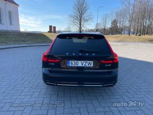 Black Volvo V90 2017 in Voru, with an engine capacity of 2.00 L and mileage of 220 thousand km for 19600 €, photo 8 on AUTOMOTO.COM.LV