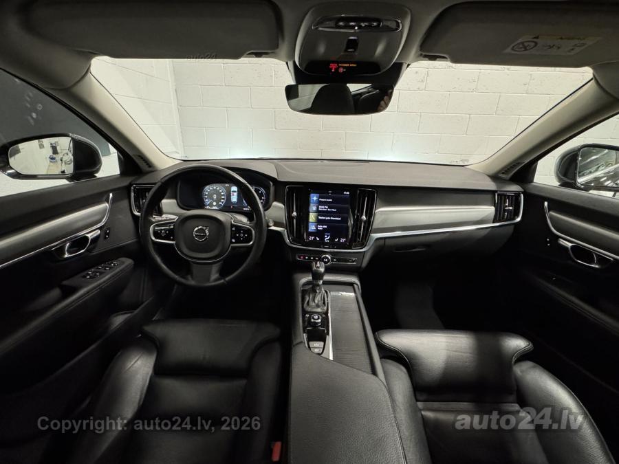 Black Volvo V90 2017 in Tallinn, with an engine capacity of 2.00 L and mileage of 260 thousand km for 14995 €, photo 17 on AUTOMOTO.COM.LV