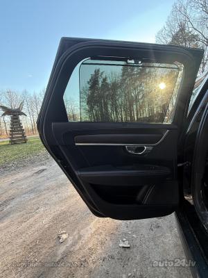 Black Volvo V90 2017 in Riga, with an engine capacity of 2.00 L and mileage of 284 thousand km for 19900 €, photo 6 on AUTOMOTO.COM.LV