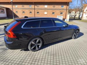 Black Volvo V90 2017 in Silute, with an engine capacity of 2.00 L and mileage of 272 thousand km for 16000 €, photo 12 on AUTOMOTO.COM.LV