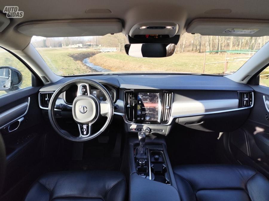 Black Volvo V90 2017 in Silute, with an engine capacity of 2.00 L and mileage of 272 thousand km for 16000 €, photo 18 on AUTOMOTO.COM.LV