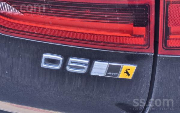 Black Volvo V90 2017 in Riga, with an engine capacity of 2.00 L and mileage of 307 thousand km for 14895 €, photo 5 on AUTOMOTO.COM.LV