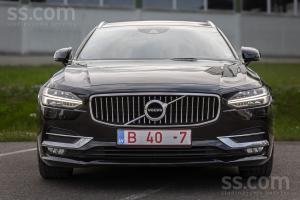 Melns Volvo V90 2017 Tukums, ar dzinēja tilpumu 2.00 L un nobraukumu 263 tūkst. km par 16790 €, foto 3 vietnē AUTOMOTO.COM.LV