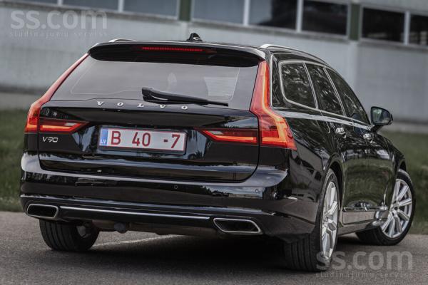 Melns Volvo V90 2017 Tukums, ar dzinēja tilpumu 2.00 L un nobraukumu 263 tūkst. km par 16790 €, foto 9 vietnē AUTOMOTO.COM.LV