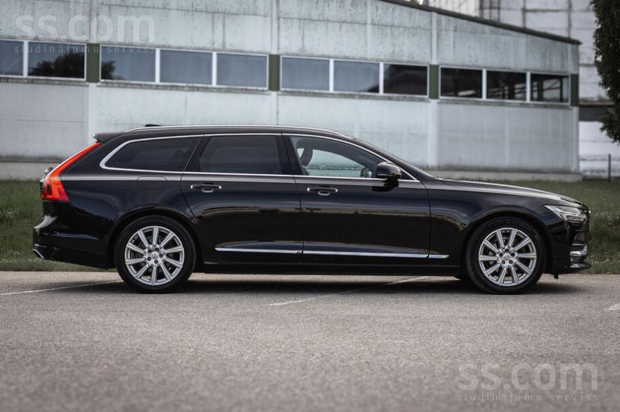 Melns Volvo V90 2017 Tukums, ar dzinēja tilpumu 2.00 L un nobraukumu 263 tūkst. km par 16790 €, foto 11 vietnē AUTOMOTO.COM.LV