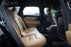 Melns Volvo V90 2017 Tukums, ar dzinēja tilpumu 2.00 L un nobraukumu 263 tūkst. km par 16790 €, foto 16 vietnē AUTOMOTO.COM.LV