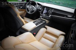 Melns Volvo V90 2017 Tukums, ar dzinēja tilpumu 2.00 L un nobraukumu 263 tūkst. km par 16790 €, foto 17 vietnē AUTOMOTO.COM.LV