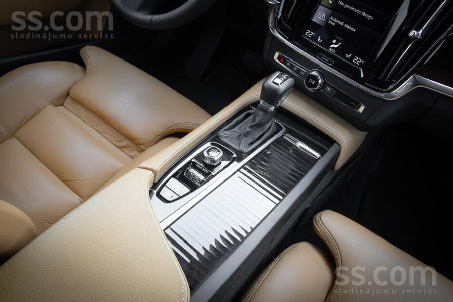 Melns Volvo V90 2017 Tukums, ar dzinēja tilpumu 2.00 L un nobraukumu 263 tūkst. km par 16790 €, foto 18 vietnē AUTOMOTO.COM.LV
