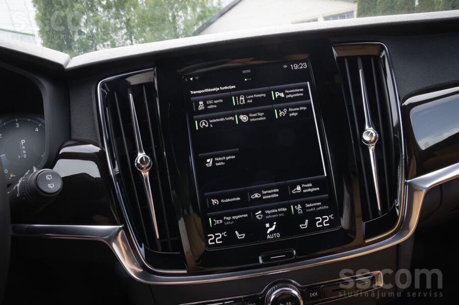 Melns Volvo V90 2017 Tukums, ar dzinēja tilpumu 2.00 L un nobraukumu 263 tūkst. km par 16790 €, foto 22 vietnē AUTOMOTO.COM.LV