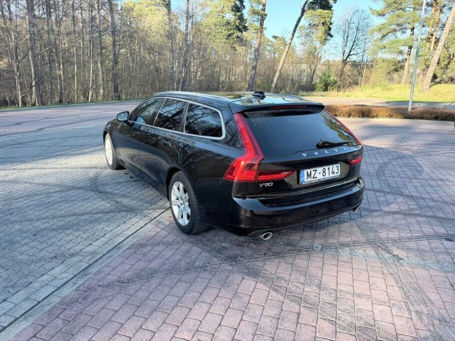 Melns Volvo V90 2017 Rīga, ar dzinēja tilpumu 2.00 L un nobraukumu 325 tūkst. km par 9800 €, foto 3 vietnē AUTOMOTO.COM.LV
