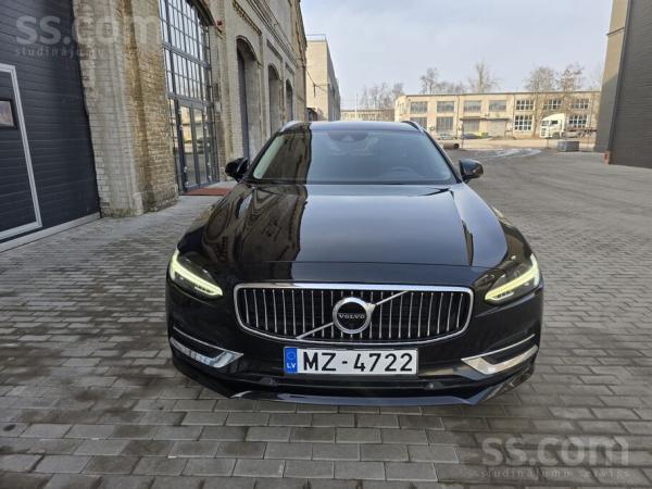 Black Volvo V90 2017 in Jelgava, with an engine capacity of 2.00 L and mileage of 292 thousand km for 16800 €, photo 2 on AUTOMOTO.COM.LV