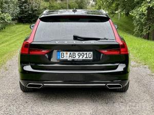 Black Volvo V90 2017 in Talsi, with an engine capacity of 2.00 L and mileage of 136 thousand km for 19470 €, photo 4 on AUTOMOTO.COM.LV