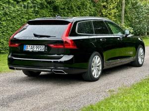 Black Volvo V90 2017 in Talsi, with an engine capacity of 2.00 L and mileage of 136 thousand km for 19470 €, photo 5 on AUTOMOTO.COM.LV
