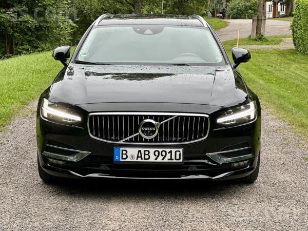Black Volvo V90 2017 in Talsi, with an engine capacity of 2.00 L and mileage of 136 thousand km for 19470 €, photo 6 on AUTOMOTO.COM.LV