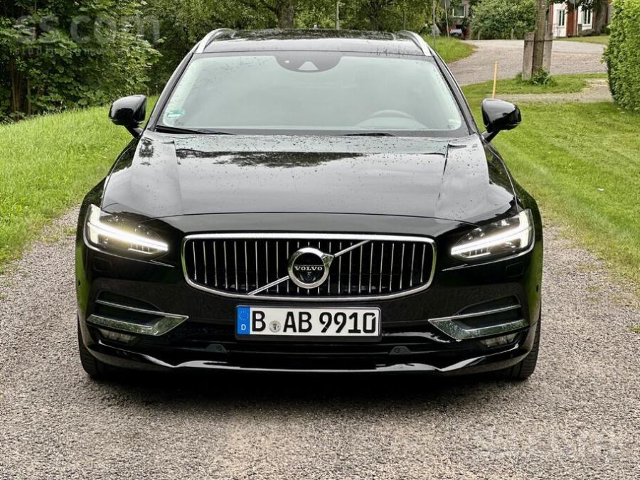 Black Volvo V90 2017 in Talsi, with an engine capacity of 2.00 L and mileage of 136 thousand km for 19470 €, photo 7 on AUTOMOTO.COM.LV