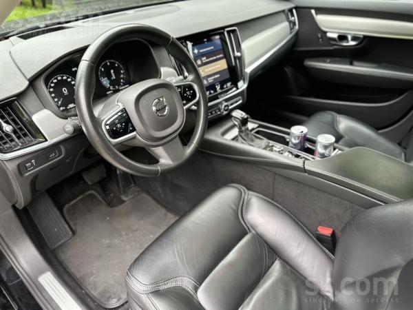 Black Volvo V90 2017 in Talsi, with an engine capacity of 2.00 L and mileage of 136 thousand km for 19470 €, photo 10 on AUTOMOTO.COM.LV