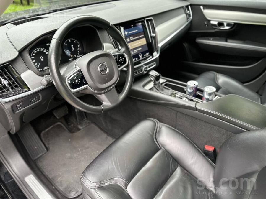 Black Volvo V90 2017 in Talsi, with an engine capacity of 2.00 L and mileage of 136 thousand km for 19470 €, photo 11 on AUTOMOTO.COM.LV