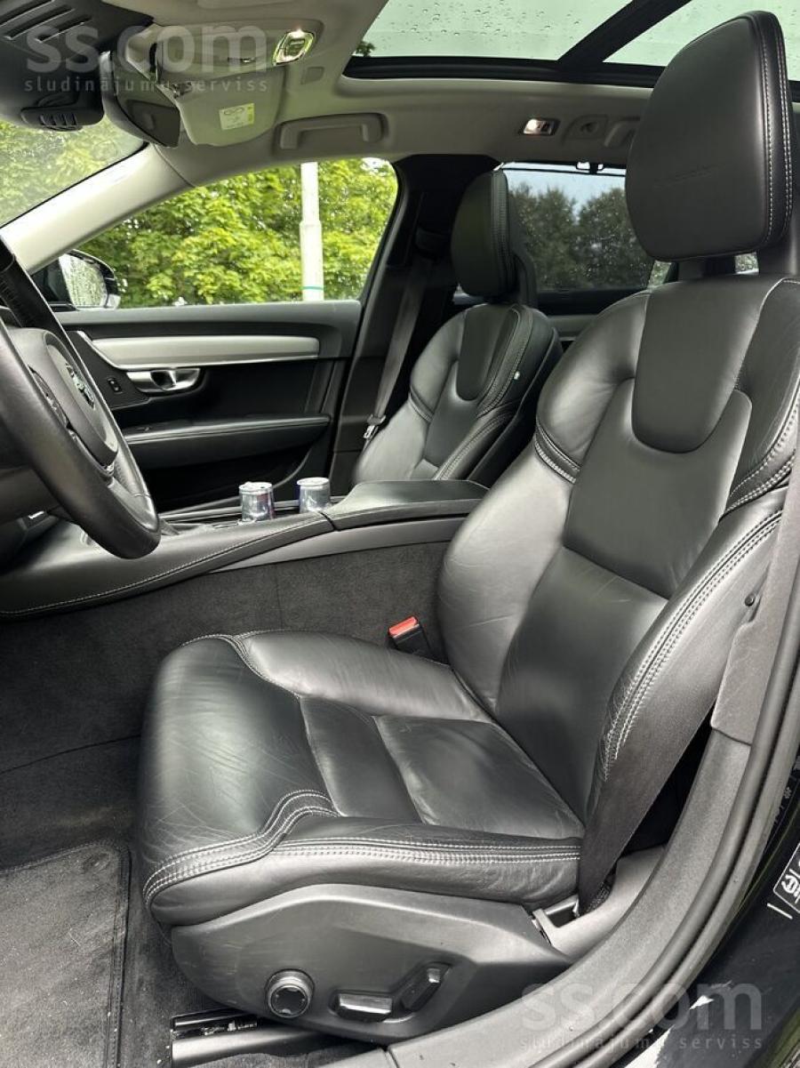 Black Volvo V90 2017 in Talsi, with an engine capacity of 2.00 L and mileage of 136 thousand km for 19470 €, photo 13 on AUTOMOTO.COM.LV