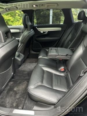 Black Volvo V90 2017 in Talsi, with an engine capacity of 2.00 L and mileage of 136 thousand km for 19470 €, photo 15 on AUTOMOTO.COM.LV