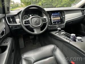 Black Volvo V90 2017 in Talsi, with an engine capacity of 2.00 L and mileage of 136 thousand km for 19470 €, photo 16 on AUTOMOTO.COM.LV