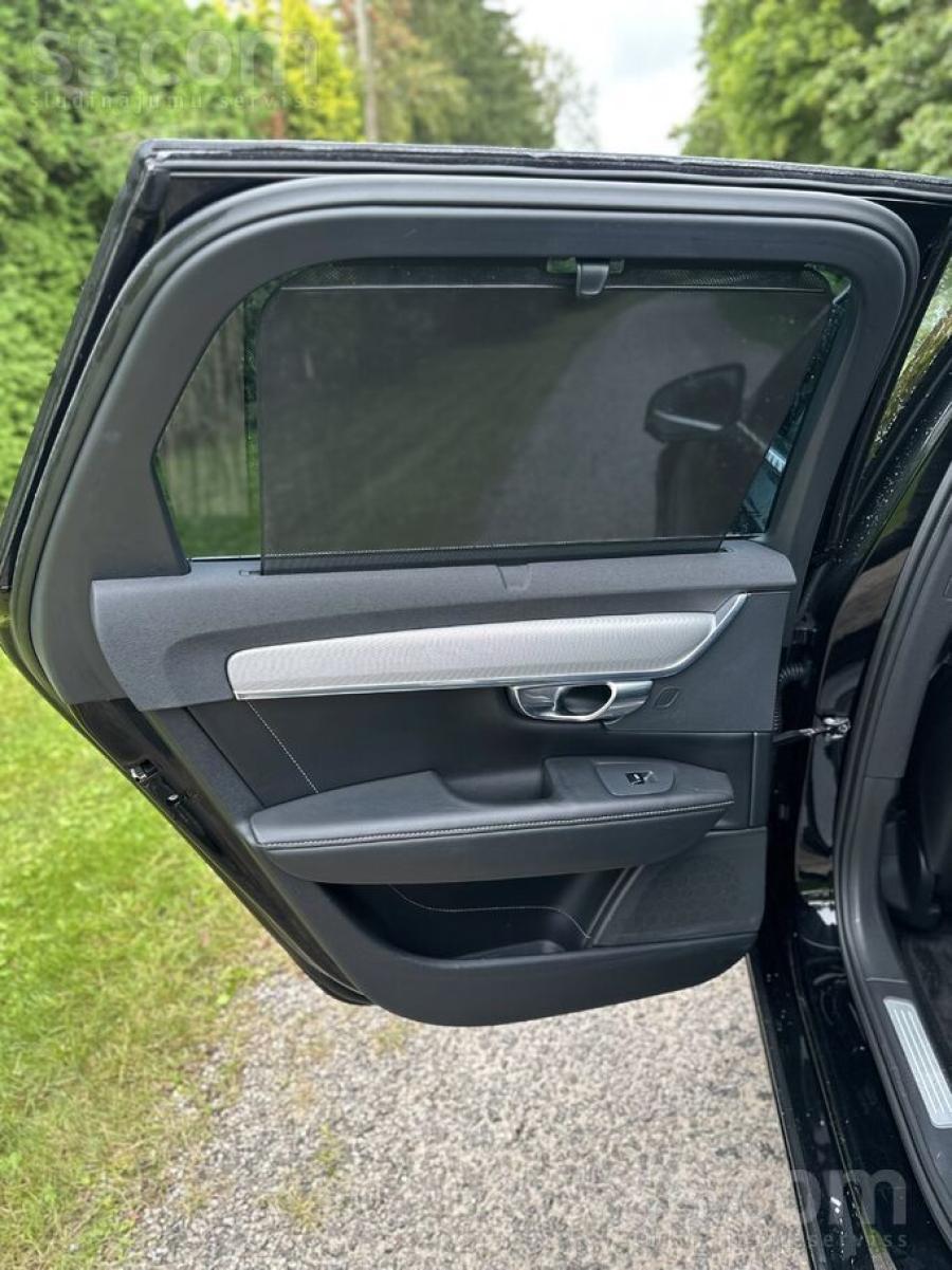 Black Volvo V90 2017 in Talsi, with an engine capacity of 2.00 L and mileage of 136 thousand km for 19470 €, photo 17 on AUTOMOTO.COM.LV