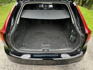 Black Volvo V90 2017 in Talsi, with an engine capacity of 2.00 L and mileage of 136 thousand km for 19470 €, photo 18 on AUTOMOTO.COM.LV